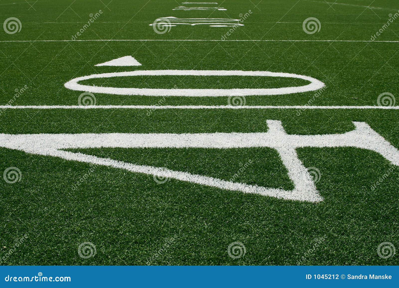 40-yard Line stock photo. Image of goalpost, green, forty - 1045212