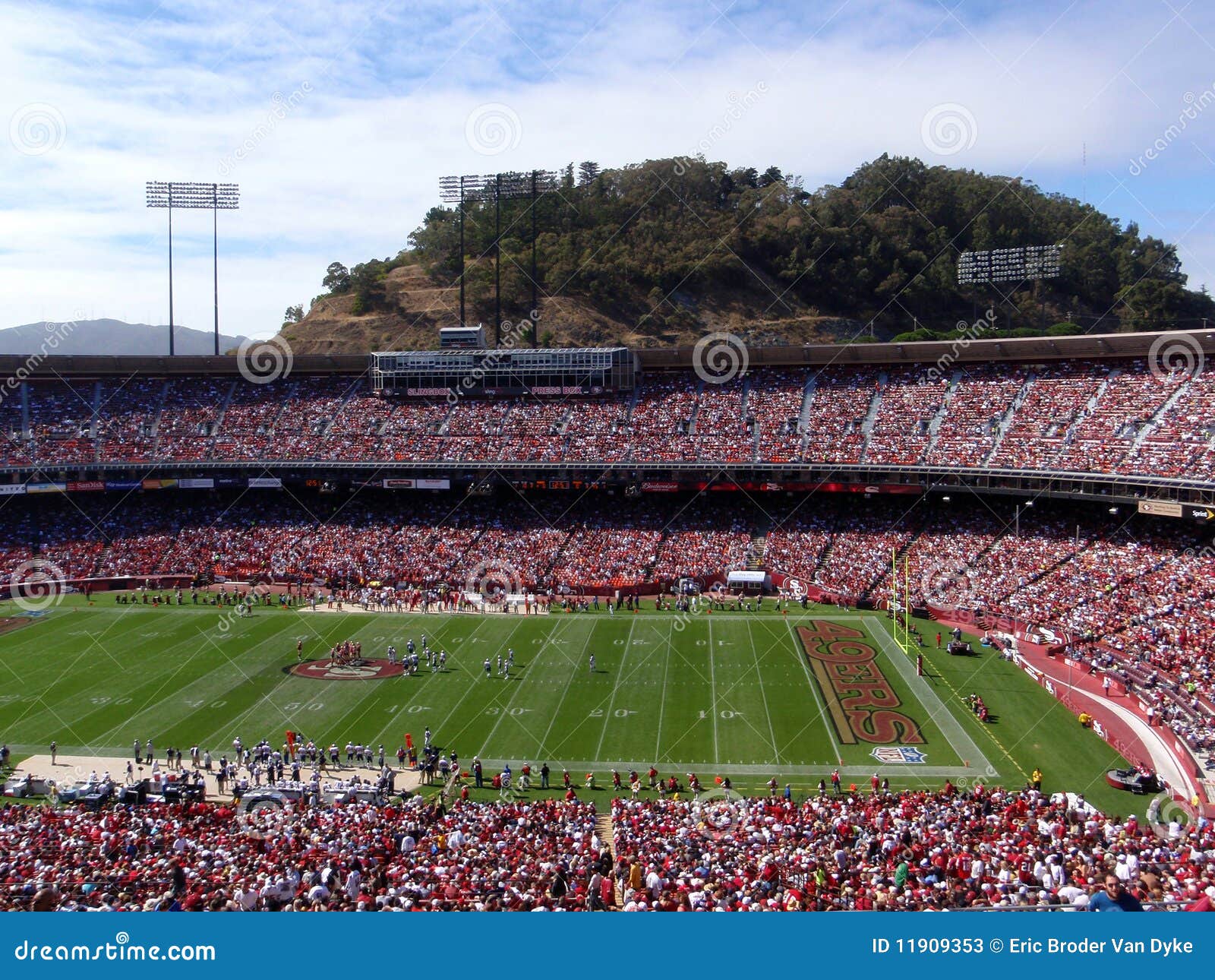 49er Game at Candlestick editorial stock photo. Image of park - 11909353