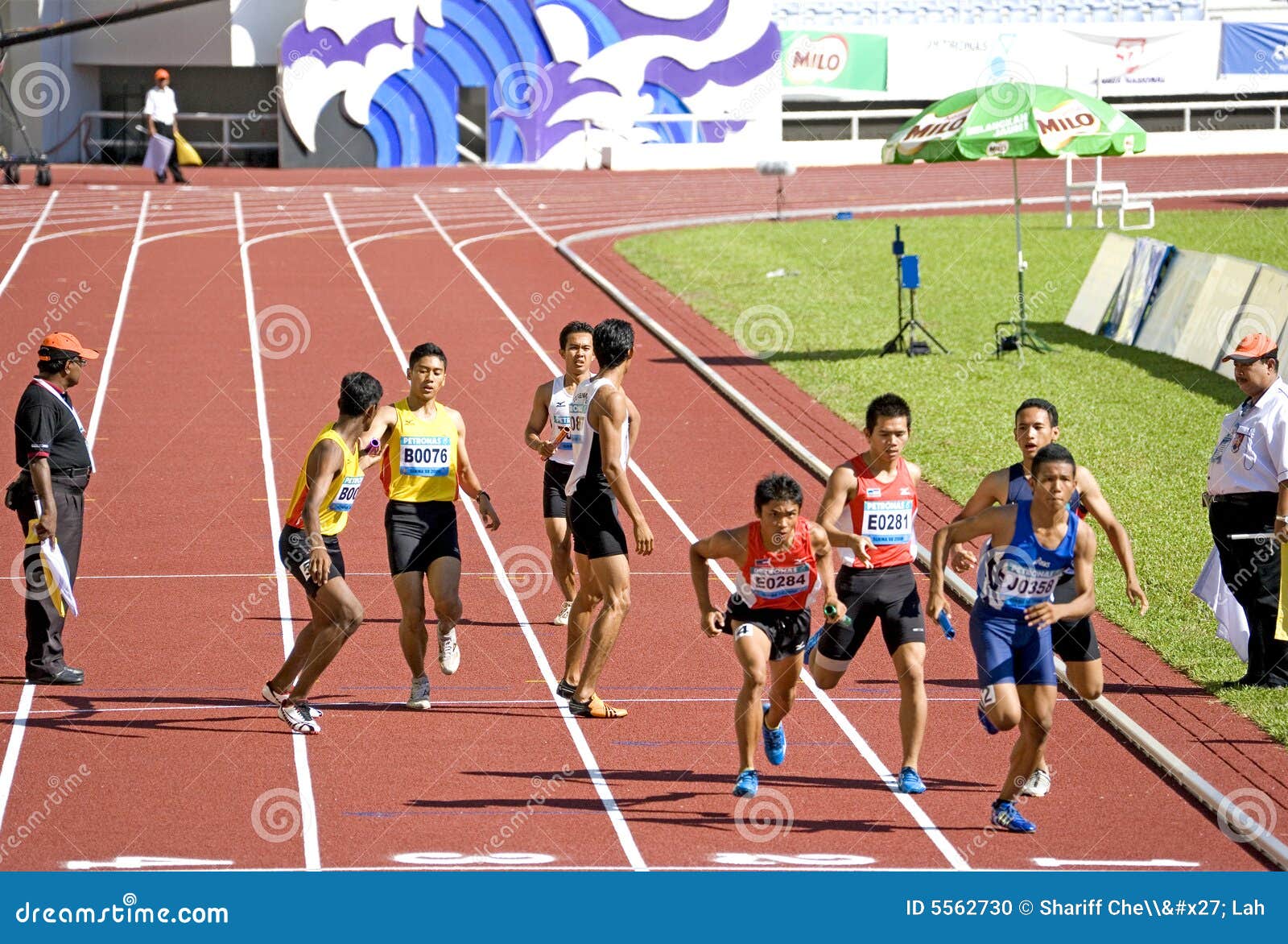 4x400 De Los Hombres Mide La Raza Imagen editorial - Imagen de ...