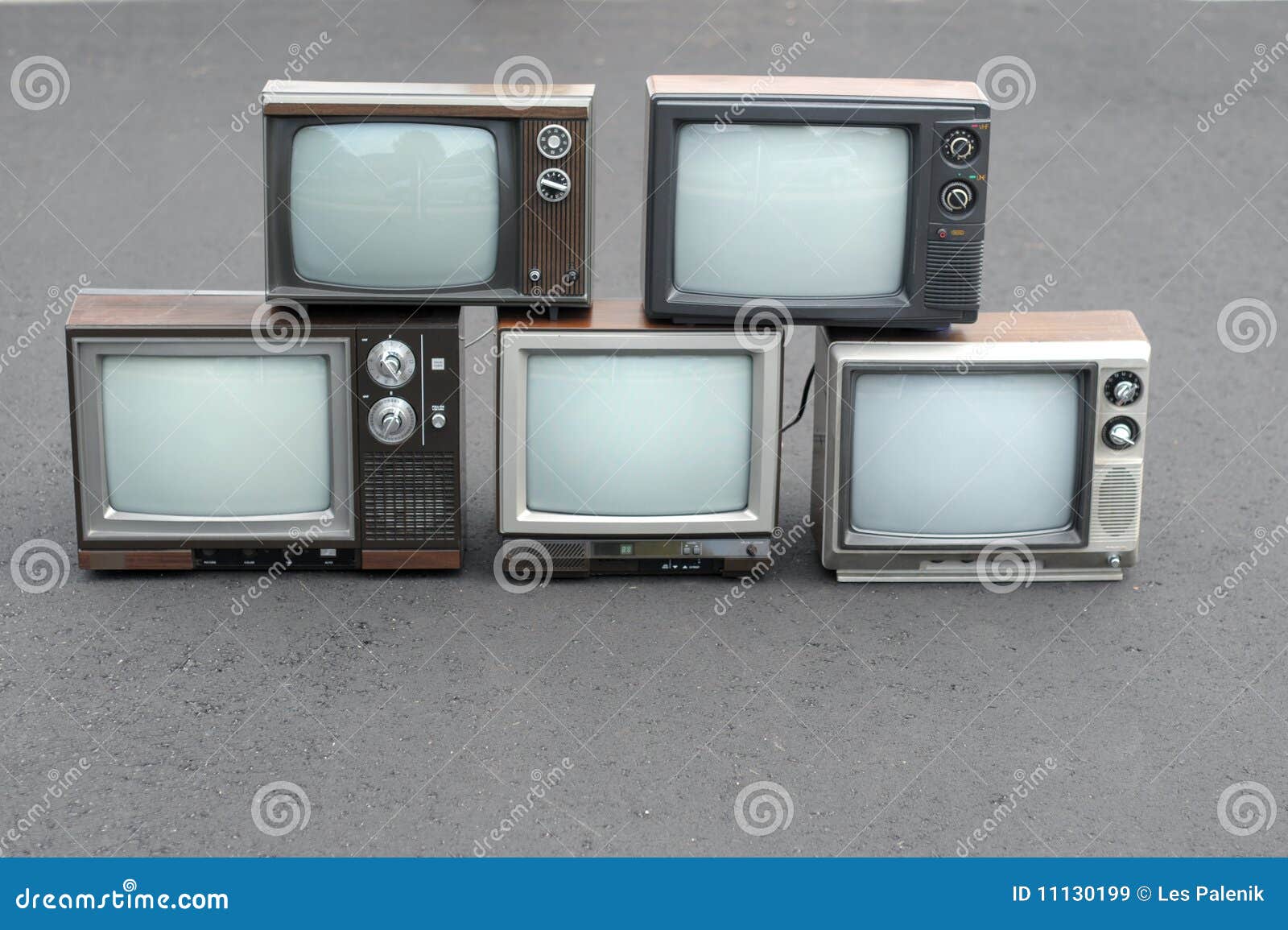 5 vintage TV sets stock image. Image of vintage, electronics - 11130199
