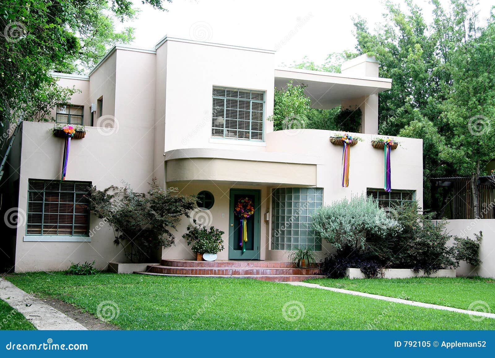 50 s house stock image. Image of deco, house, glass, lima6 - 792105