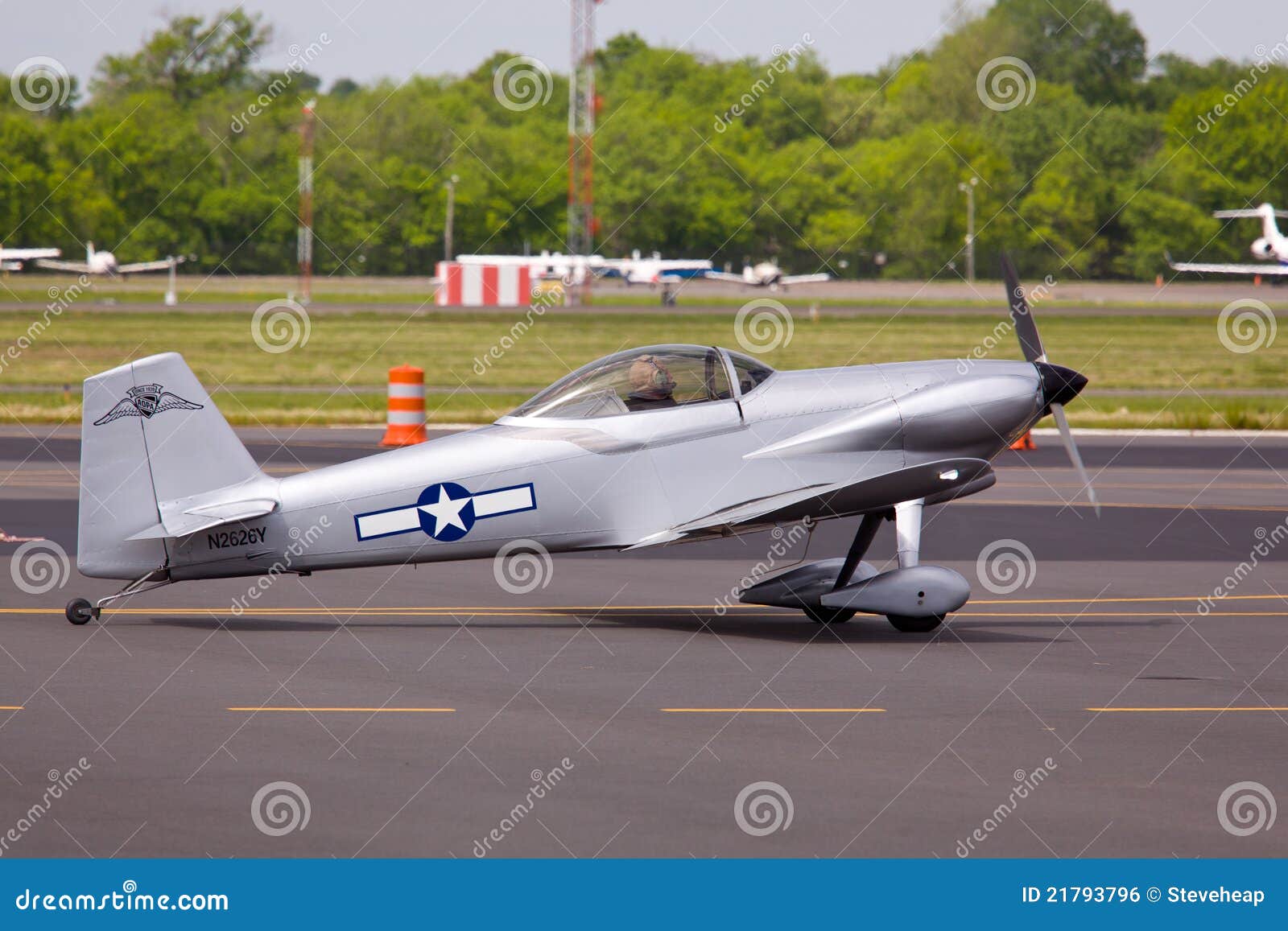 At-6 Texan Aircraft on Runway. Editorial Photo - Image of prop, army ...