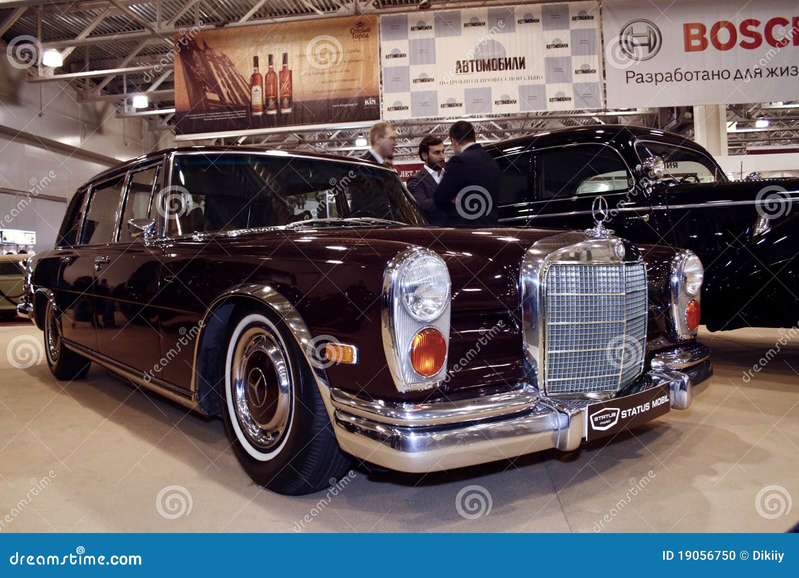 600 1971 Benz Mercedes W100 Редакционное Изображение - изображение ...