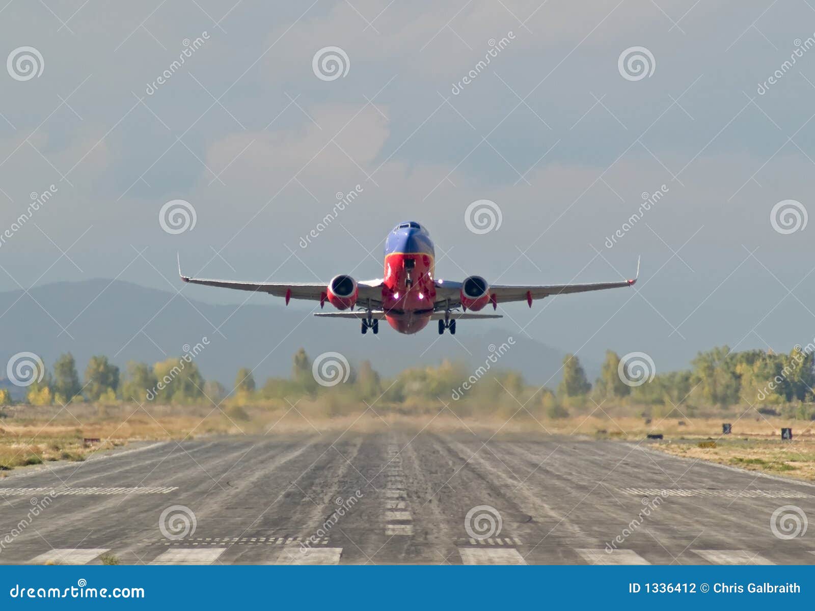 737 takeoff stock photo. Image of pilot, runway, power - 1336412