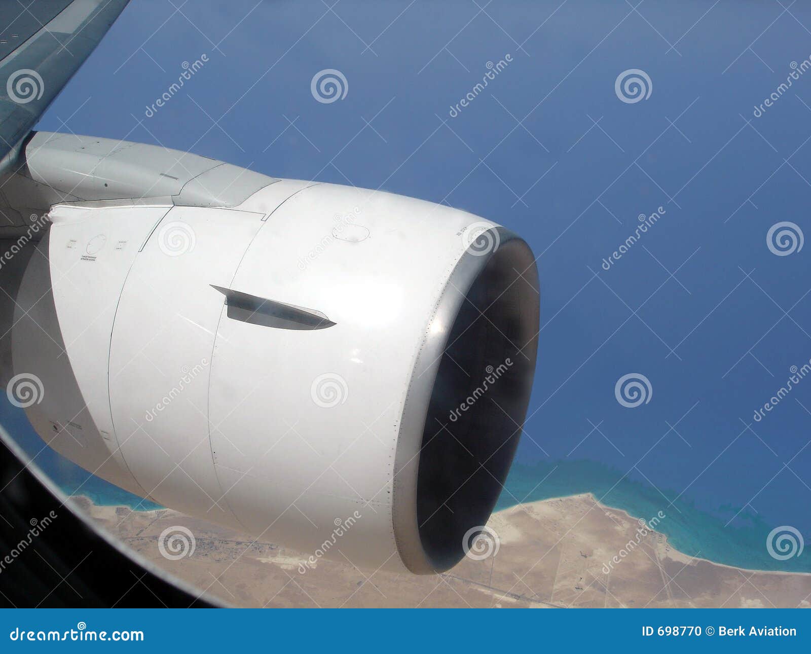 767 engine stock photo. Image of land, engine, seat, captain - 698770