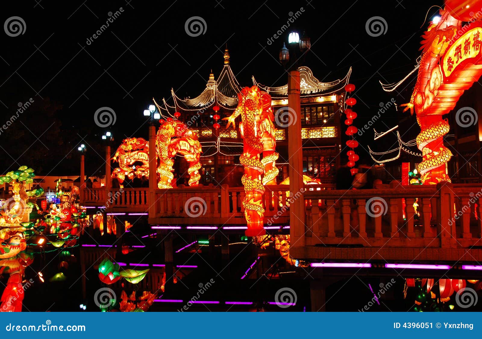 9 twist bridge stock image. Image of lantern, night, scenes - 4396051