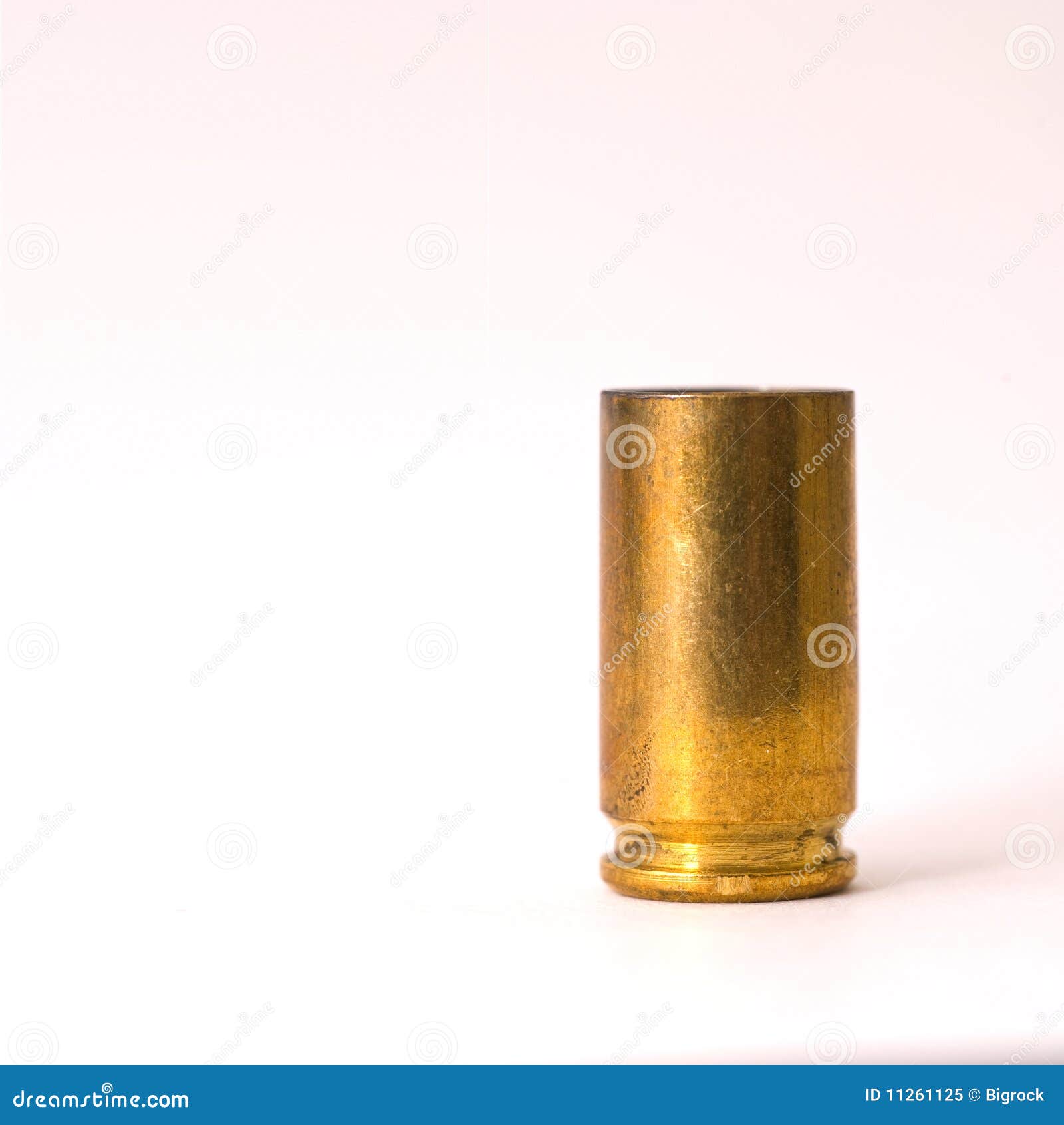 9mm shell omhulsel stock afbeelding. Image of omhulsel - 11261125