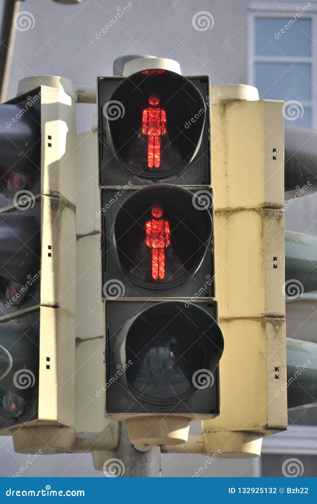 Red pedestrian light editorial photography. Image of signal - 132925132