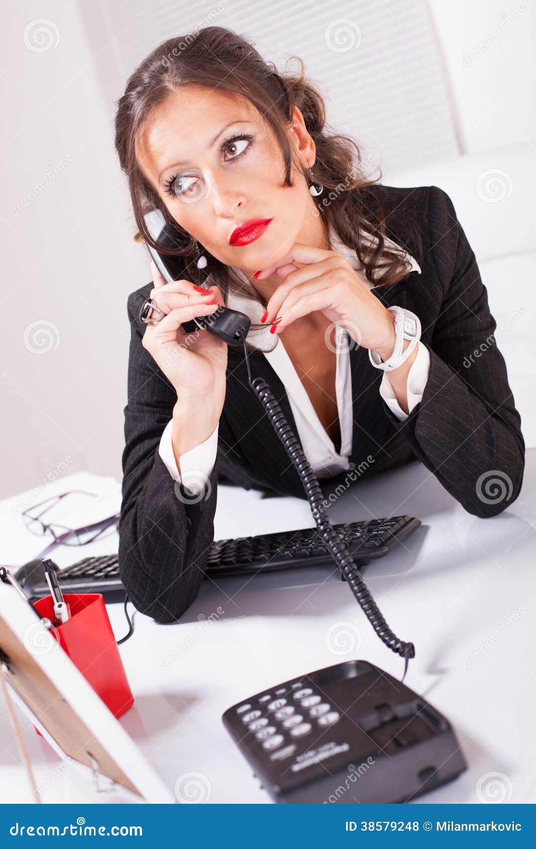 Aantrekkelijke Secretaresse Stock Foto - Image of binnen, mensen: 38579248