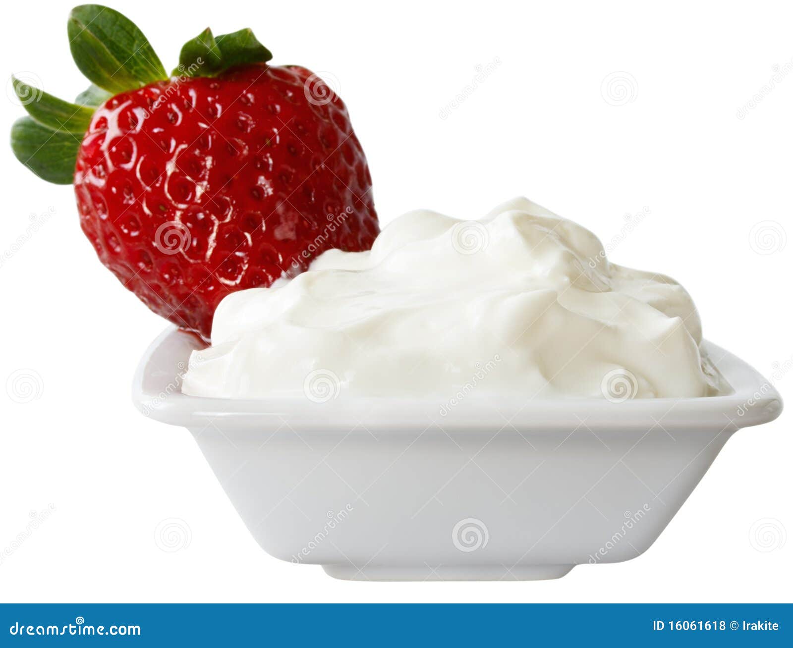 Aardbei in de zure room stock foto. Image of vrucht, plaat - 16061618
