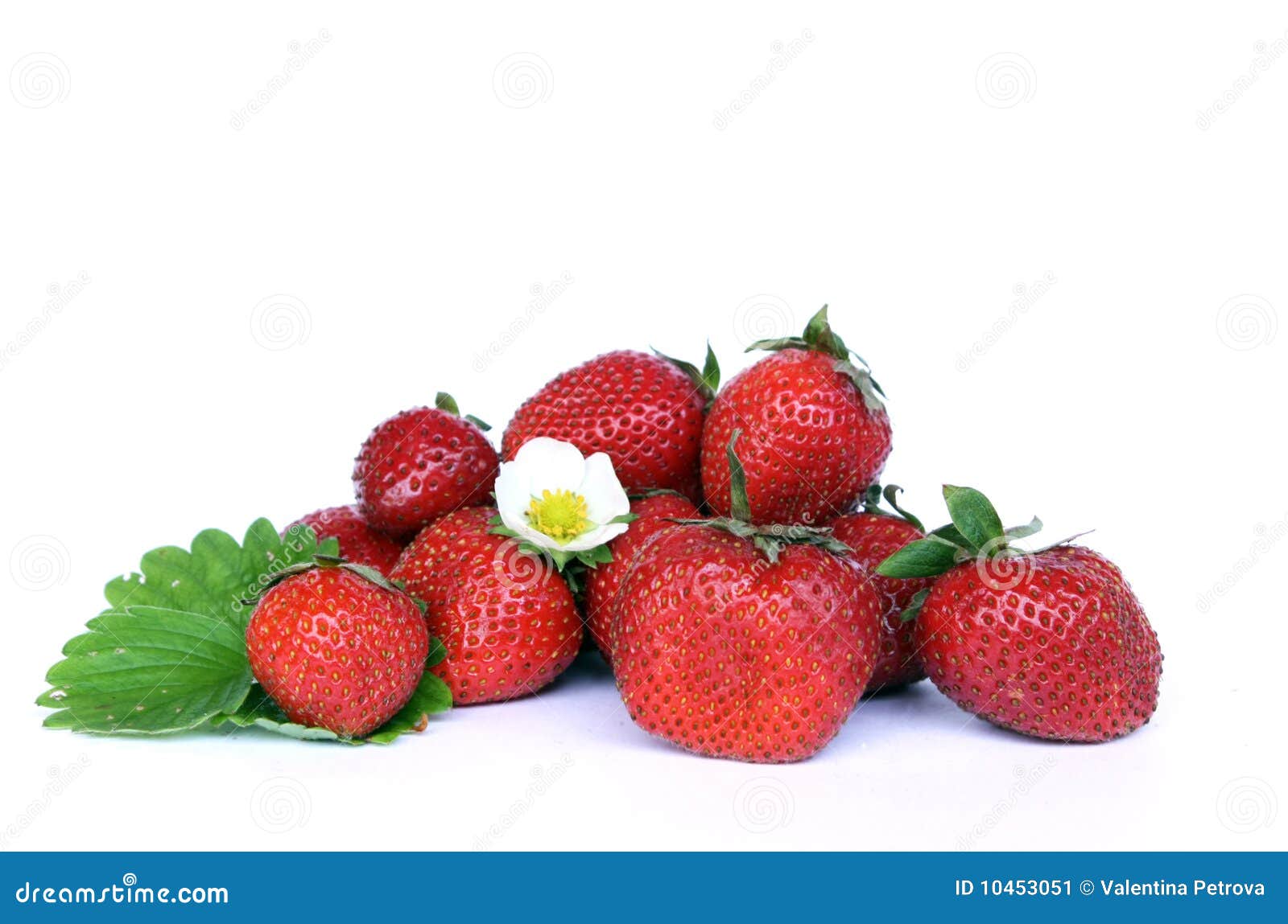 Aardbeien stock afbeelding. Image of rood, aardbei, vitaminen - 10453051