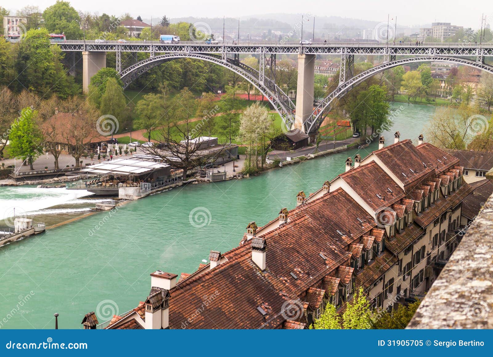 Aare-Fluss in Der Stadt Von Bern Stockbild - Bild von landschaft ...
