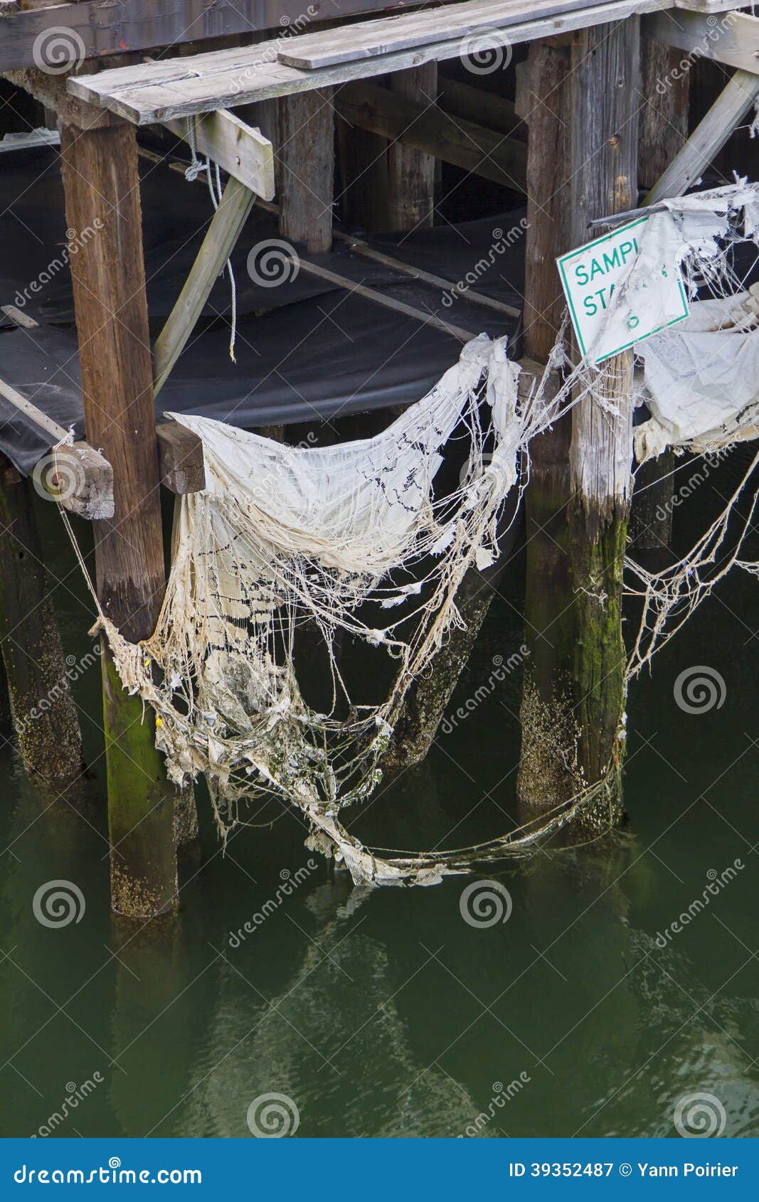 Abandon pier stock image. Image of pollution, unemployement - 39352487