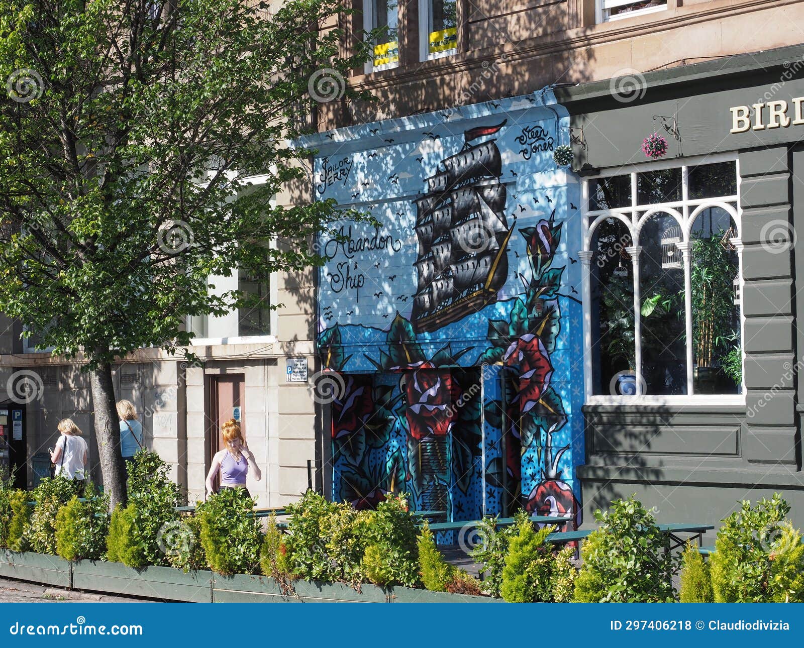 Abandon Ship pub in Dundee editorial stock photo. Image of abandon ...