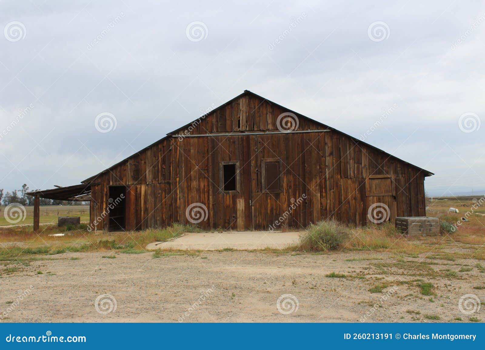 Abandoned Barn stock image. Image of united, lumber - 260213191