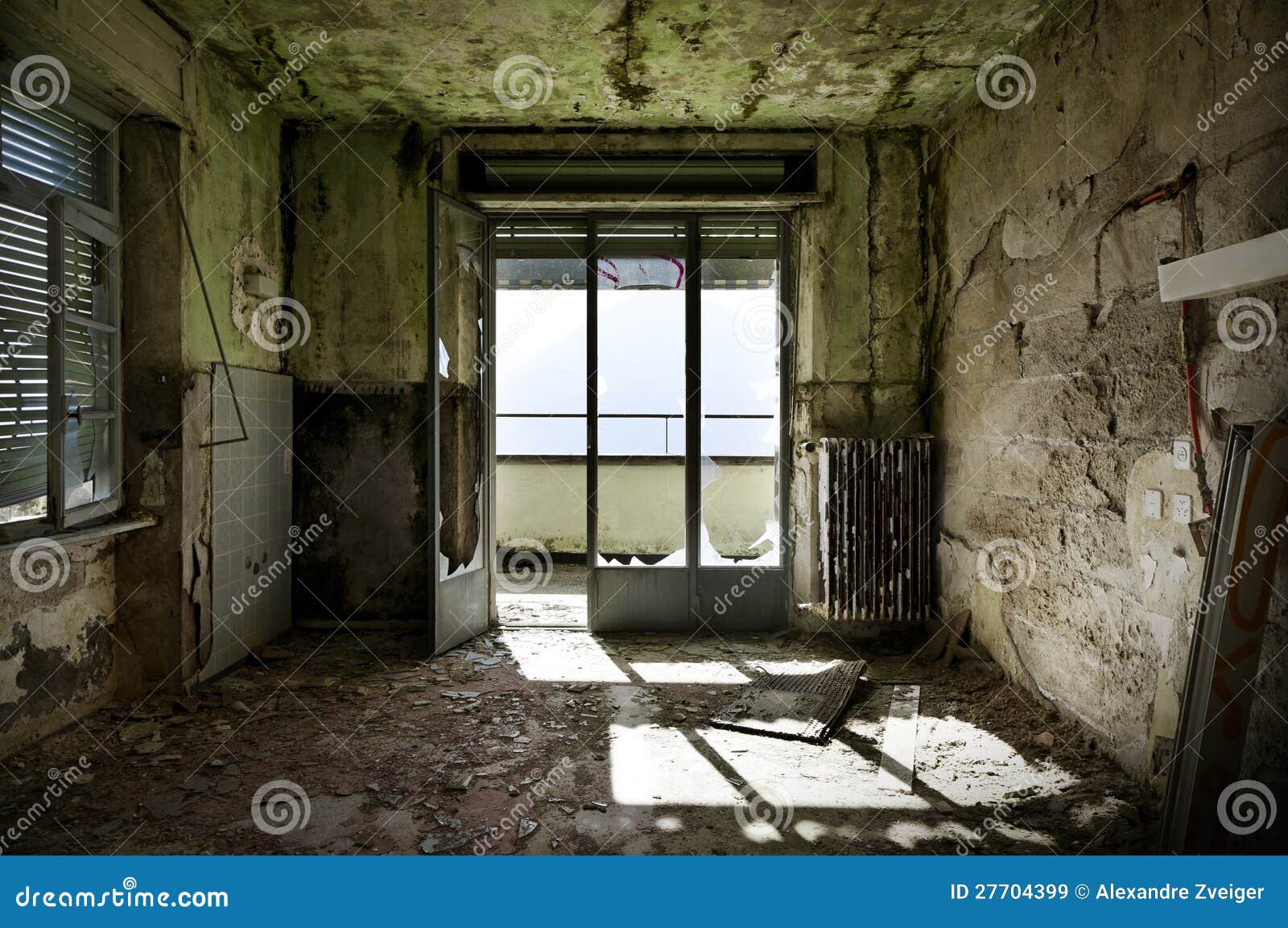 Abandoned Building, Interior Royalty Free Stock Images - Image: 27704399