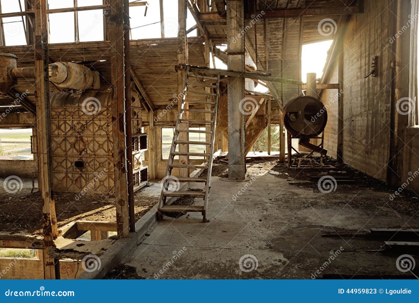 Abandoned building stock image. Image of abandoned, stairs - 44959823