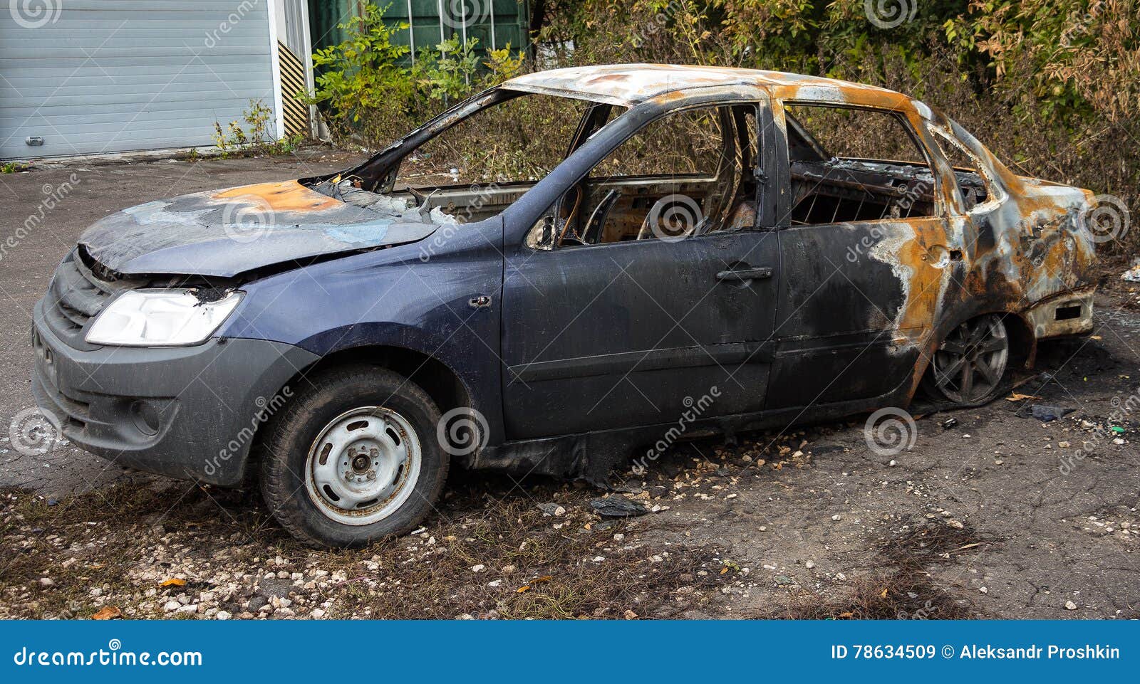 Abandoned Burnt Car 2 stock image. Image of arson, environment - 78634509