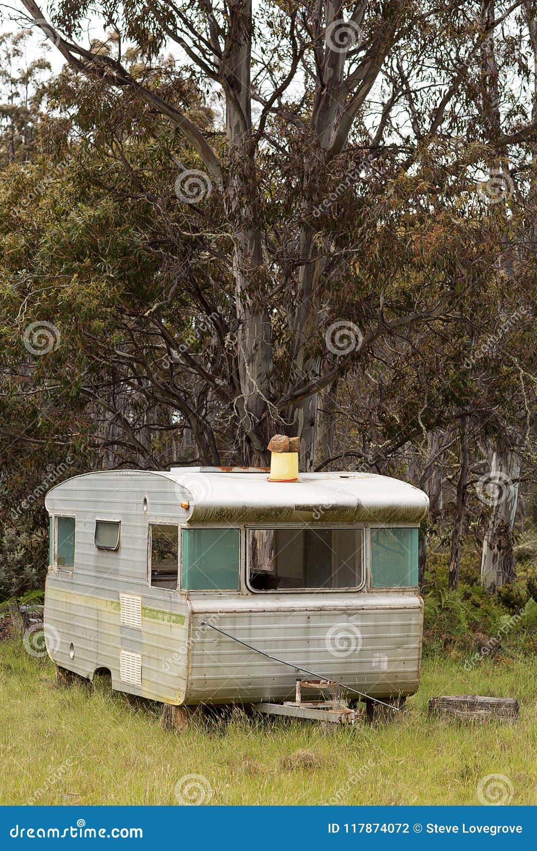Abandoned Caravan Left in a Field Stock Photo - Image of pasture, field ...