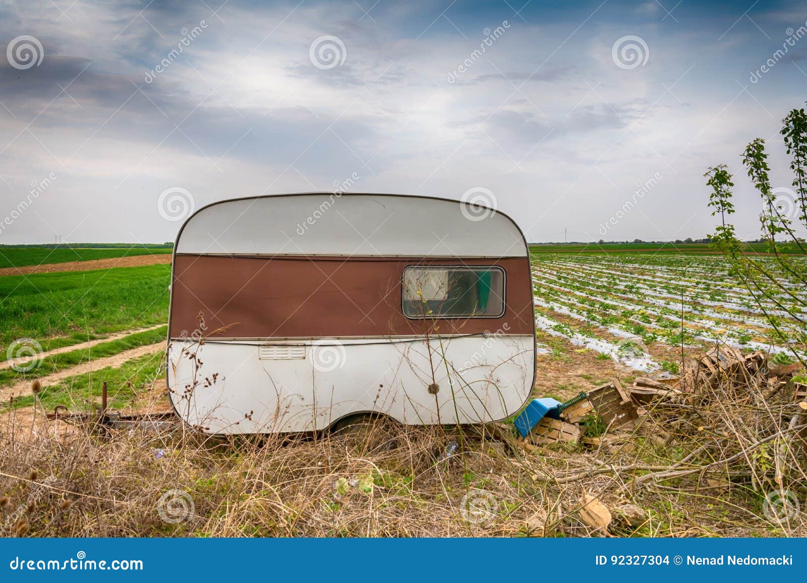 Abandoned caravan stock photo. Image of agriculture, antiquities - 92327304