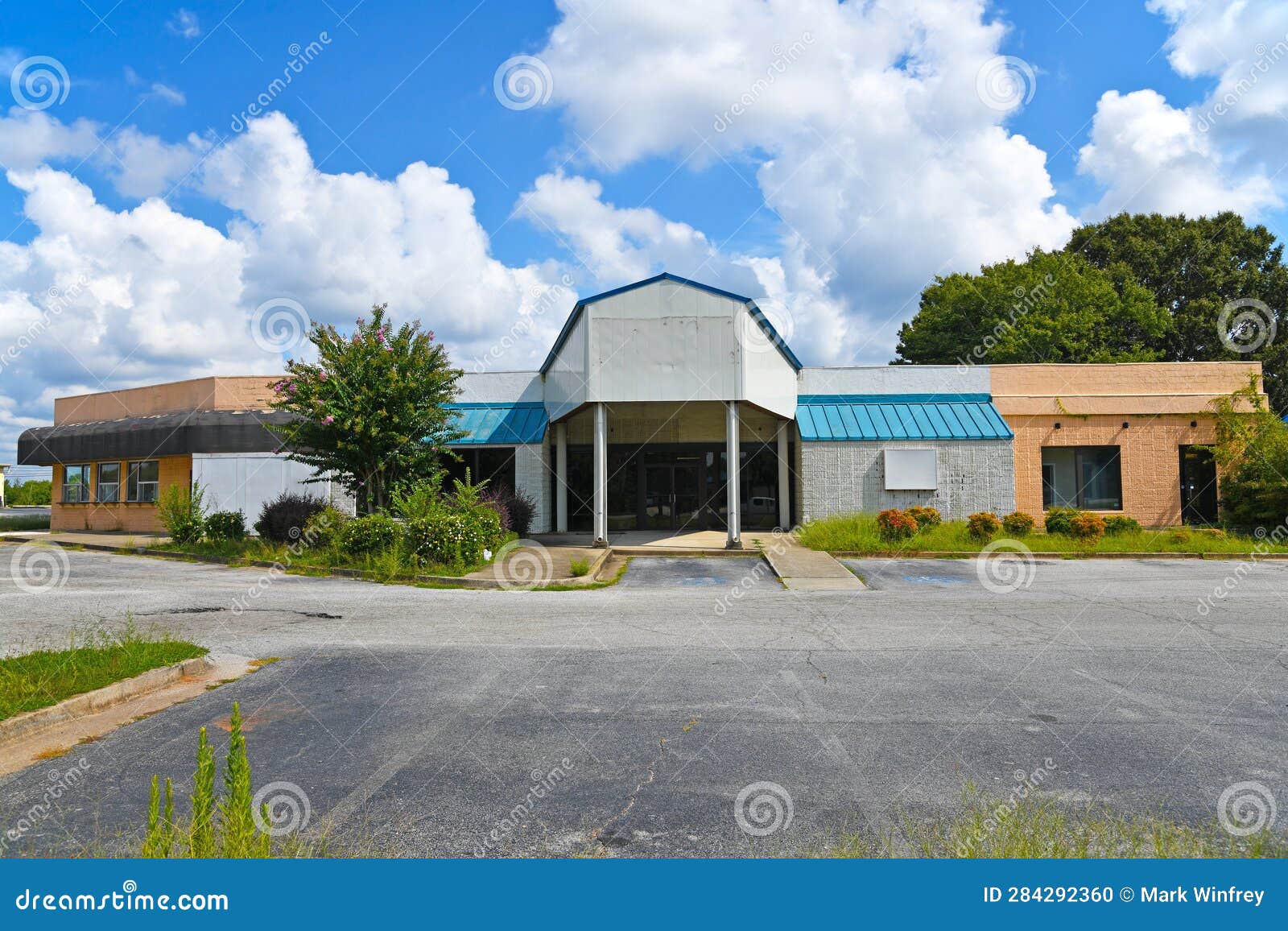 Old Abandoned Commercial Building Closed Due To Poor Economy Royalty ...