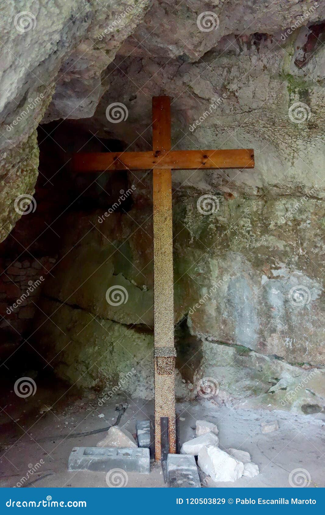 Cross In Cave Stock Photography | CartoonDealer.com #9736238