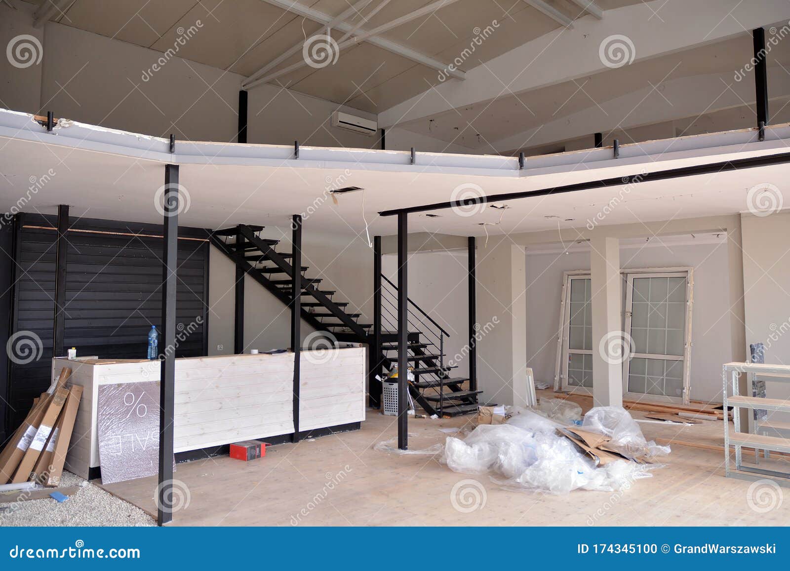 Abandoned and Empty Interior of a Former Store. Stock Photo - Image of ...