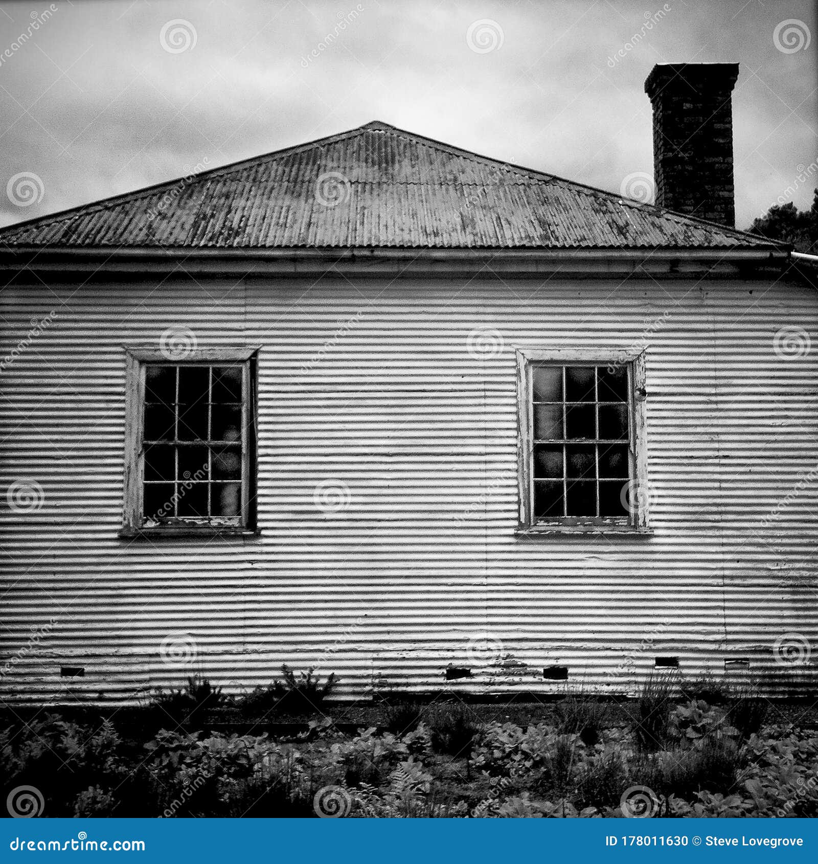 Abandoned Derelict Falling Down House Stock Photo - Image of iron ...