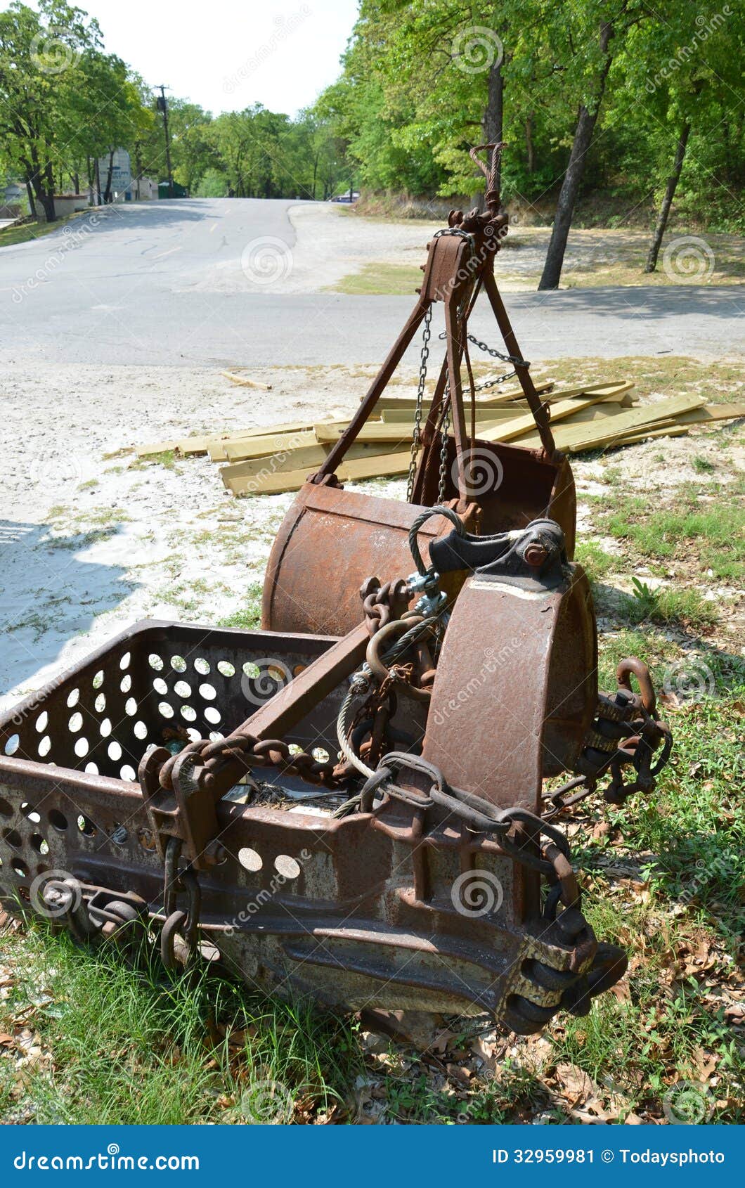 Abandoned Earth Moving Equipment Stock Image - Image of abandoned, sand ...