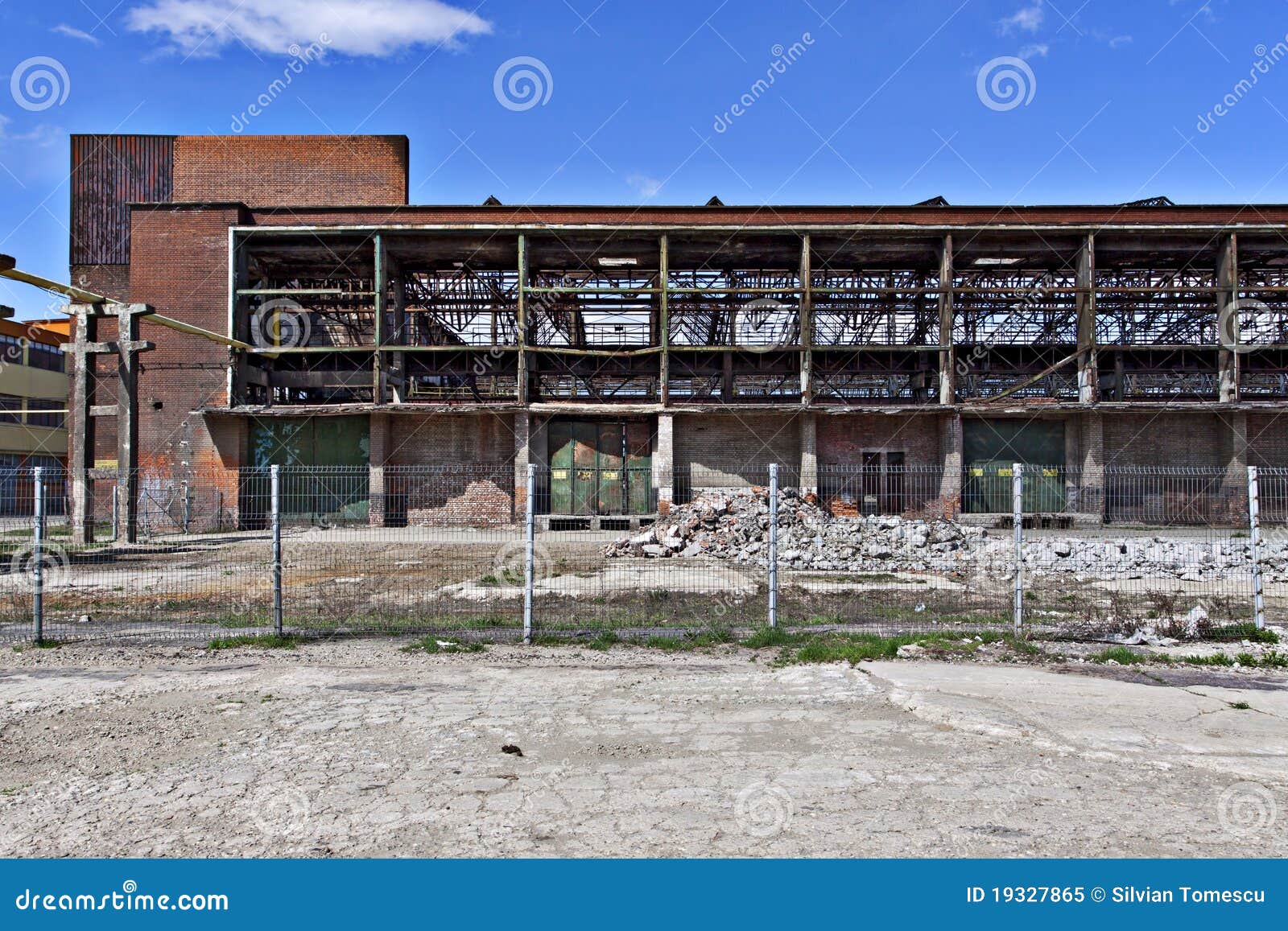 Abandoned factory building stock image. Image of ancient - 19327865