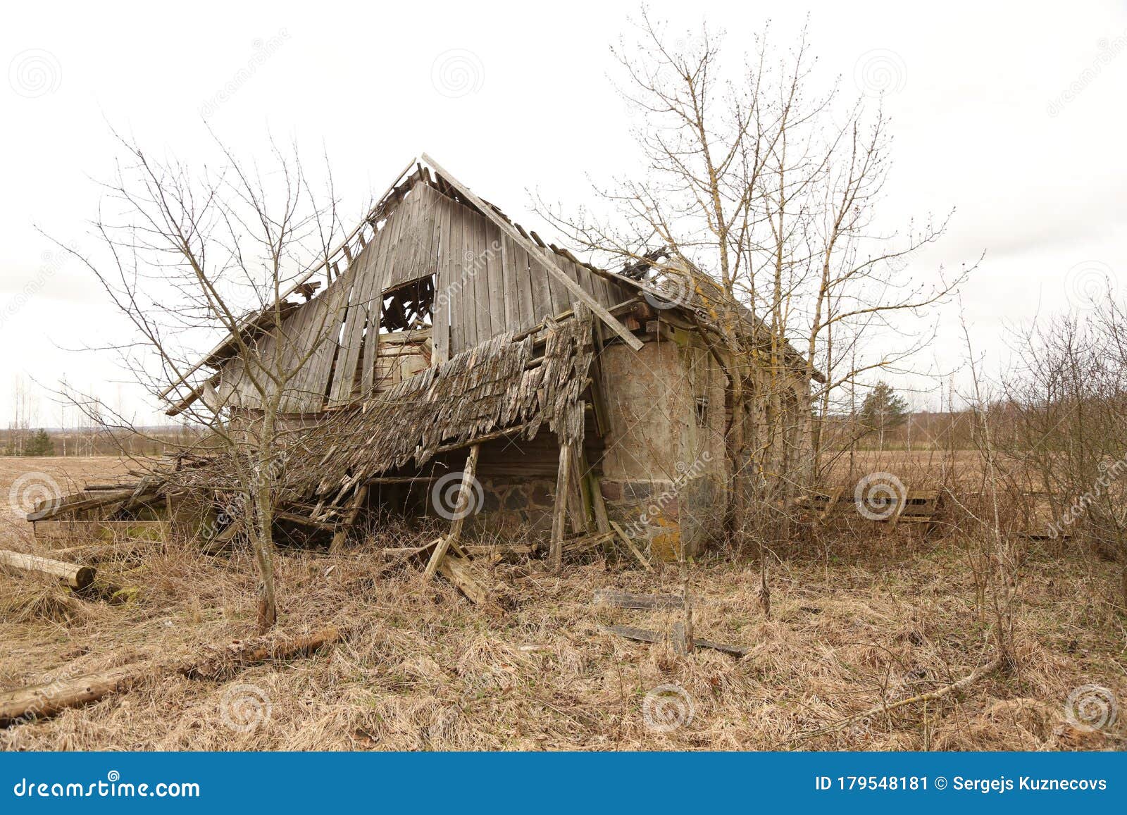 Abandoned, Falling Down House Stock Image - Image of abandoned, damaged ...