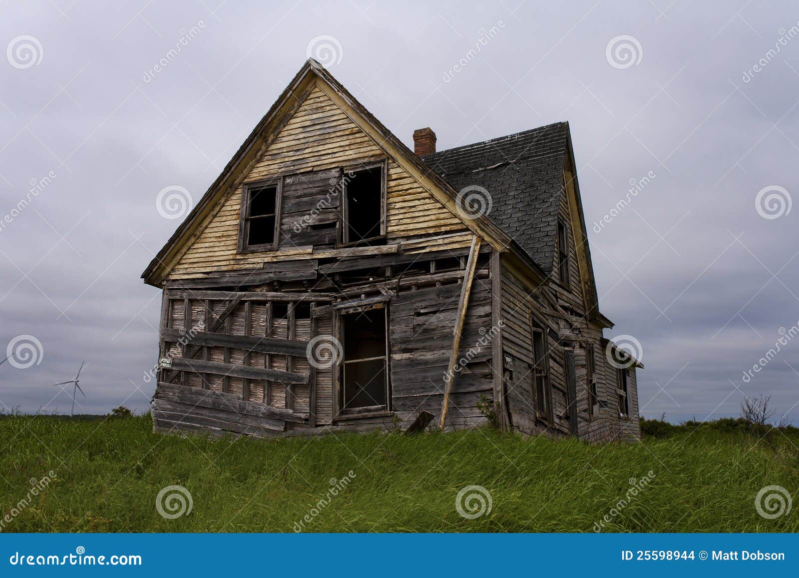 Abandoned Farm House stock photo. Image of atlantic, farm - 25598944