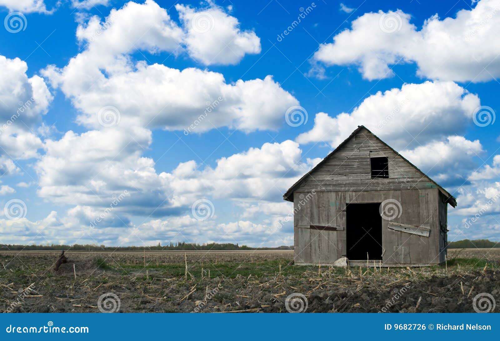 Abandoned Farm House stock photo. Image of empty, rustic - 9682726