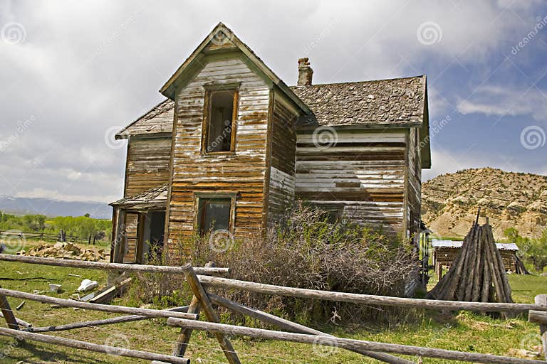 Abandoned Homestead Old Ranch Home Farm Weathered House Stock Photo ...
