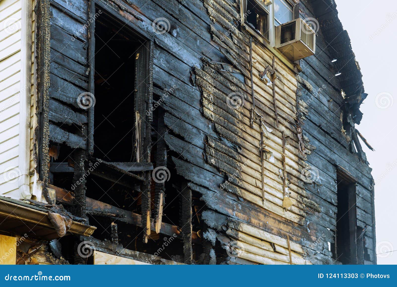 Abandoned House Completely Consumed by Fire is Burnt To the Ground ...