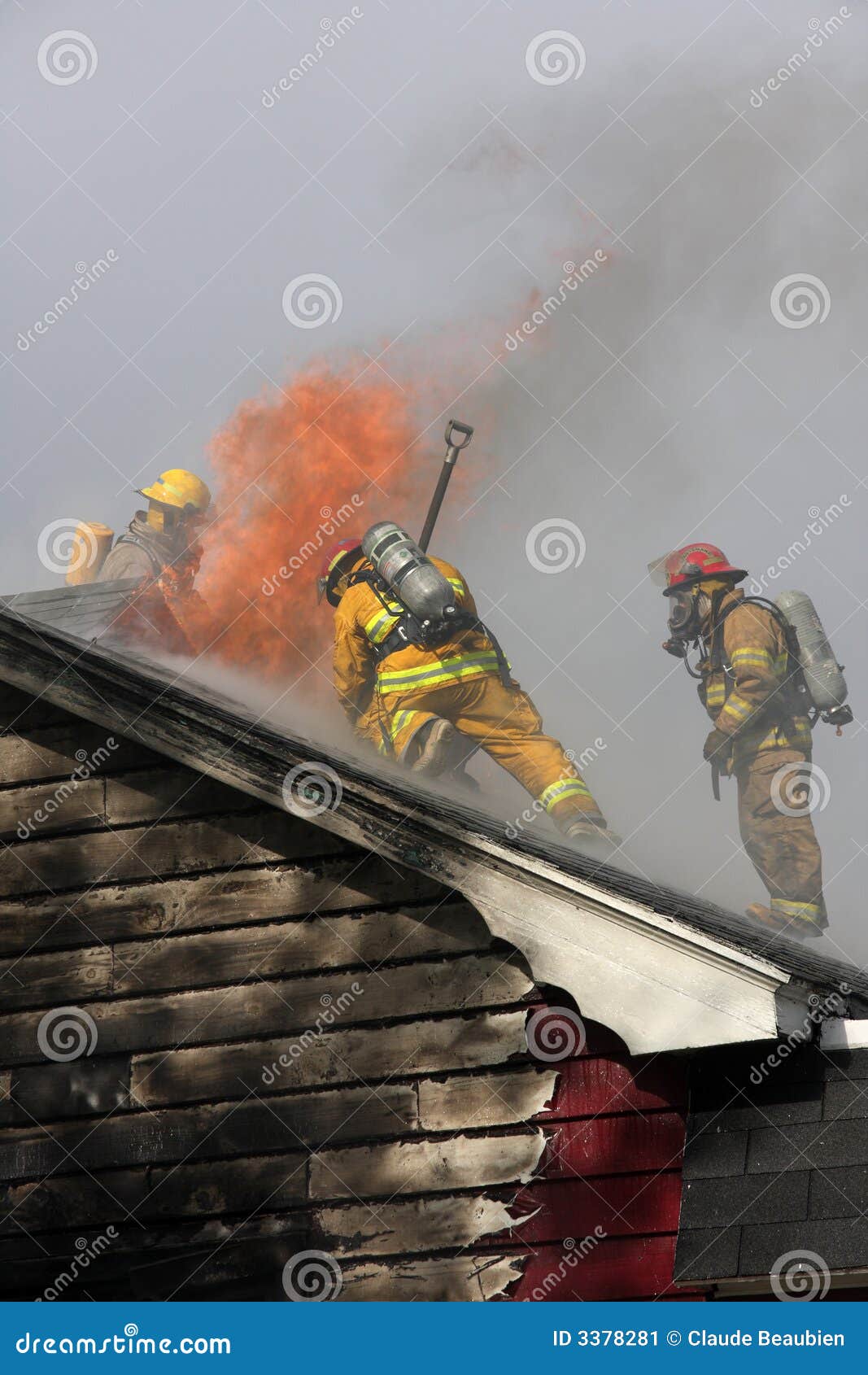 Abandoned house in flame stock image. Image of flame, effort - 3378281