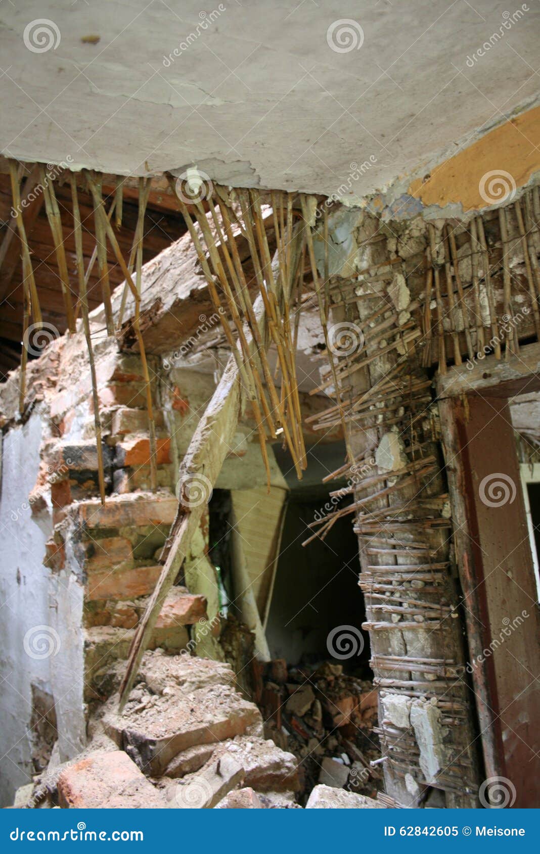 Abandoned house stock image. Image of industrial, vandalism - 62842605