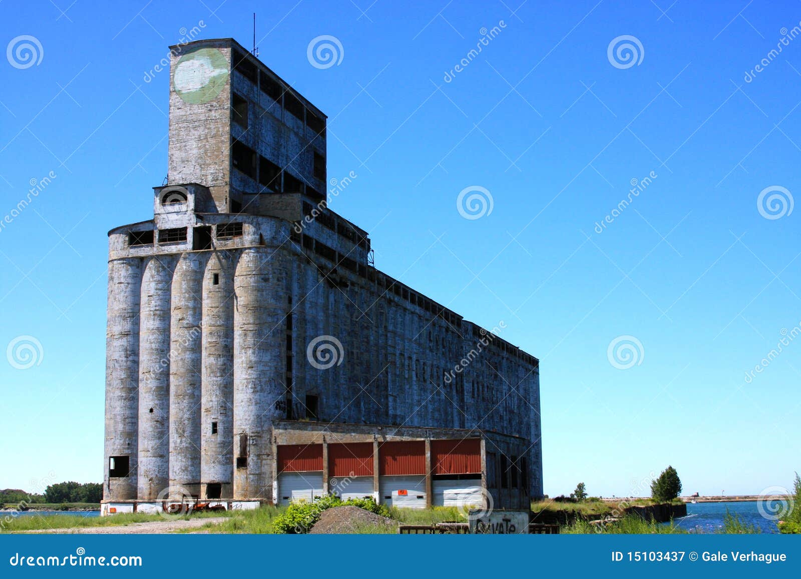 Vintage Grain Elevator and Silos in Buffalo New York Stock Image ...