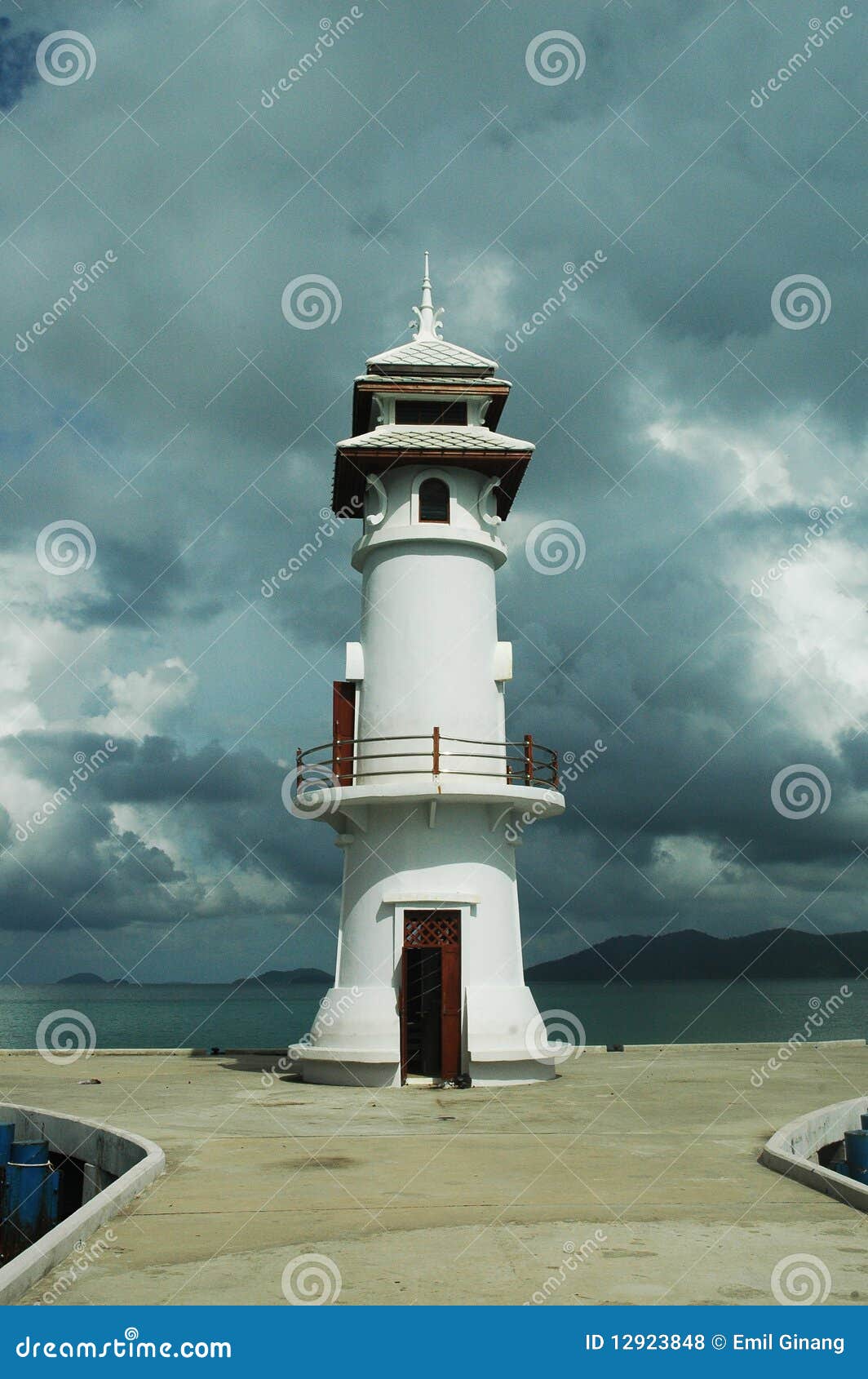 Abandoned lighthouse stock photo. Image of lighthouse - 12923848