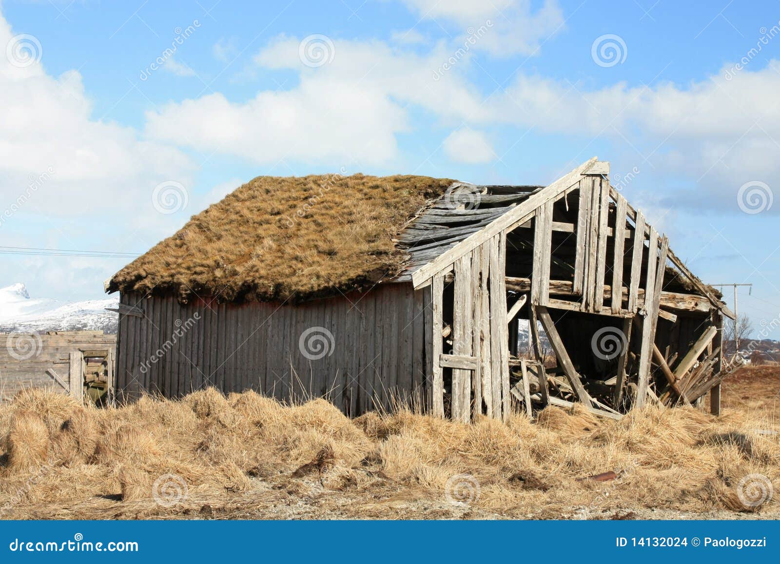 Abandoned Lofoten s shack stock photo. Image of environment - 14132024