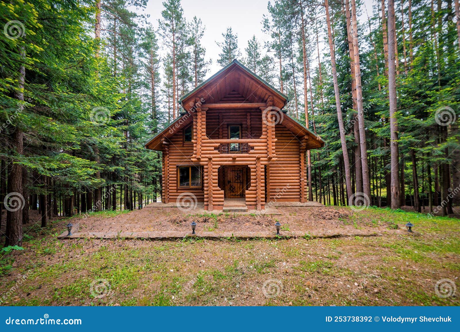 Abandoned Log Cabin in Pine Forest Stock Photo - Image of roof, green ...