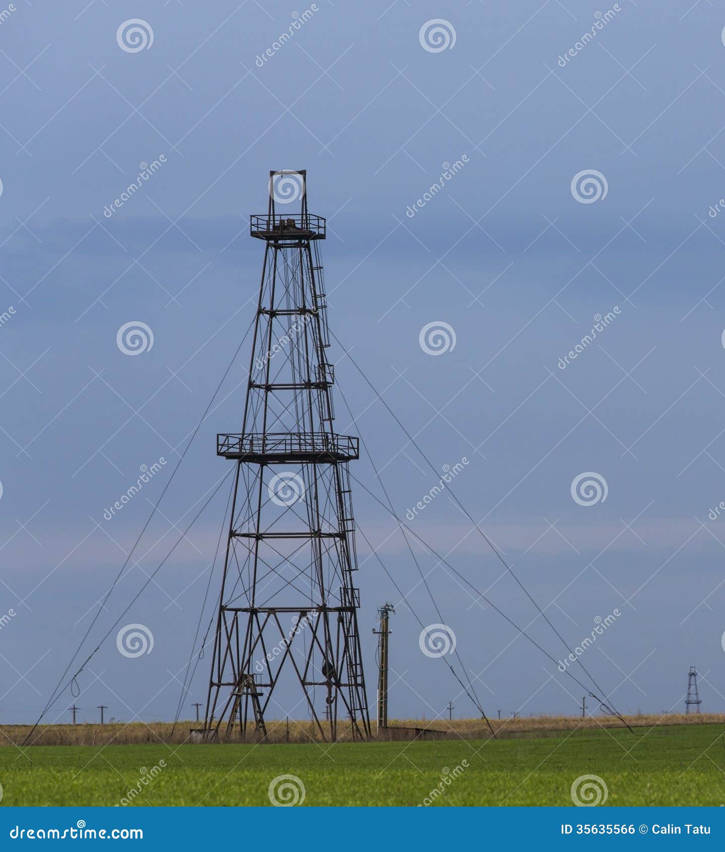 Abandoned oil and gas rig stock photo. Image of fossil - 35635566