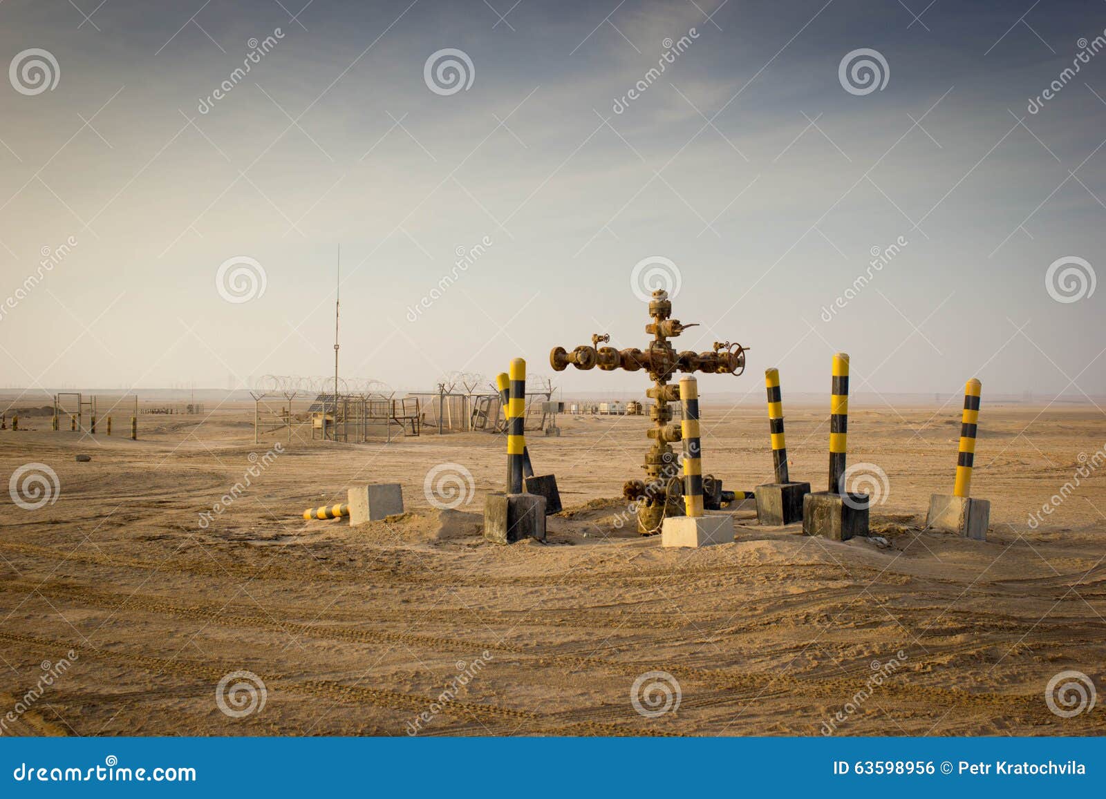 Abandoned oil rig stock photo. Image of equipment, drilling - 63598956