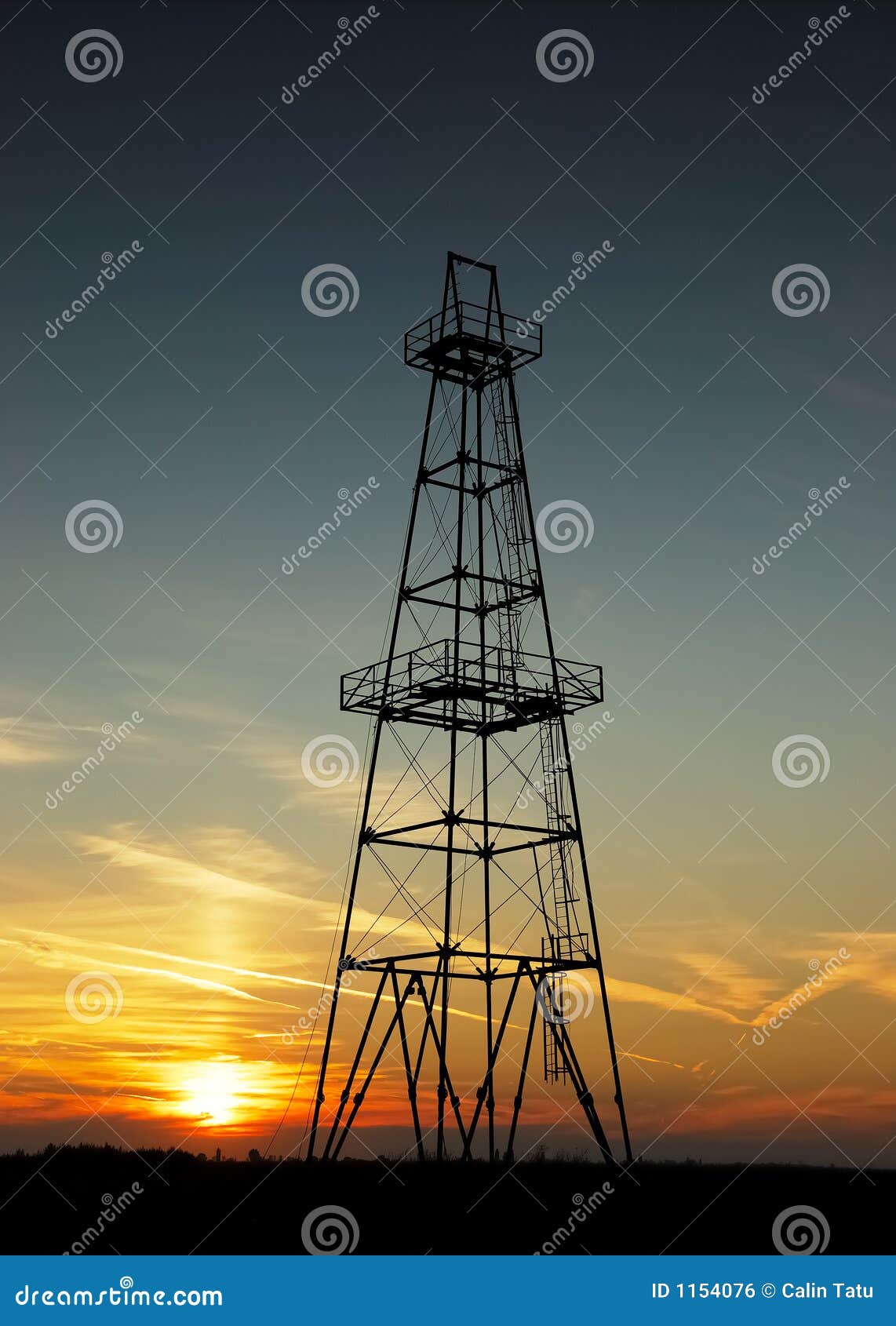 Abandoned Oil Well at Sunset Stock Photo - Image of abandoned, dusk ...