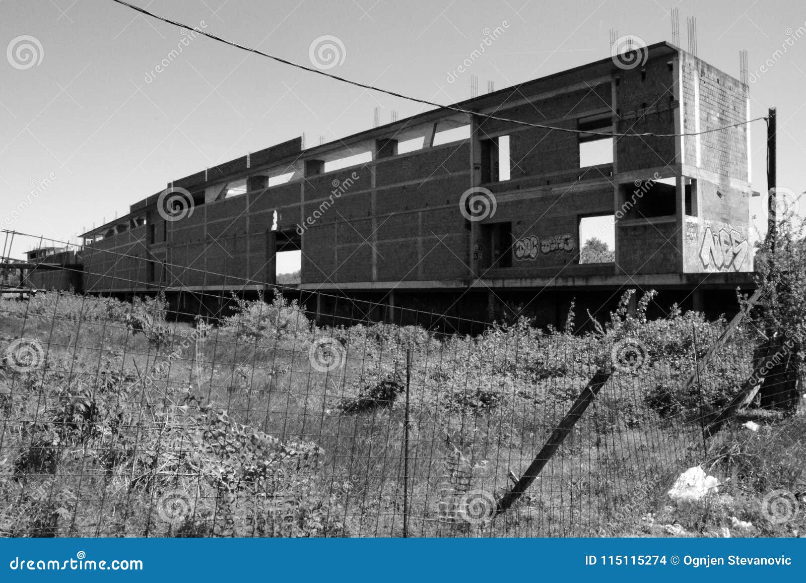 Abandoned Construction Site Stock Photo - Image of line, city: 115115274