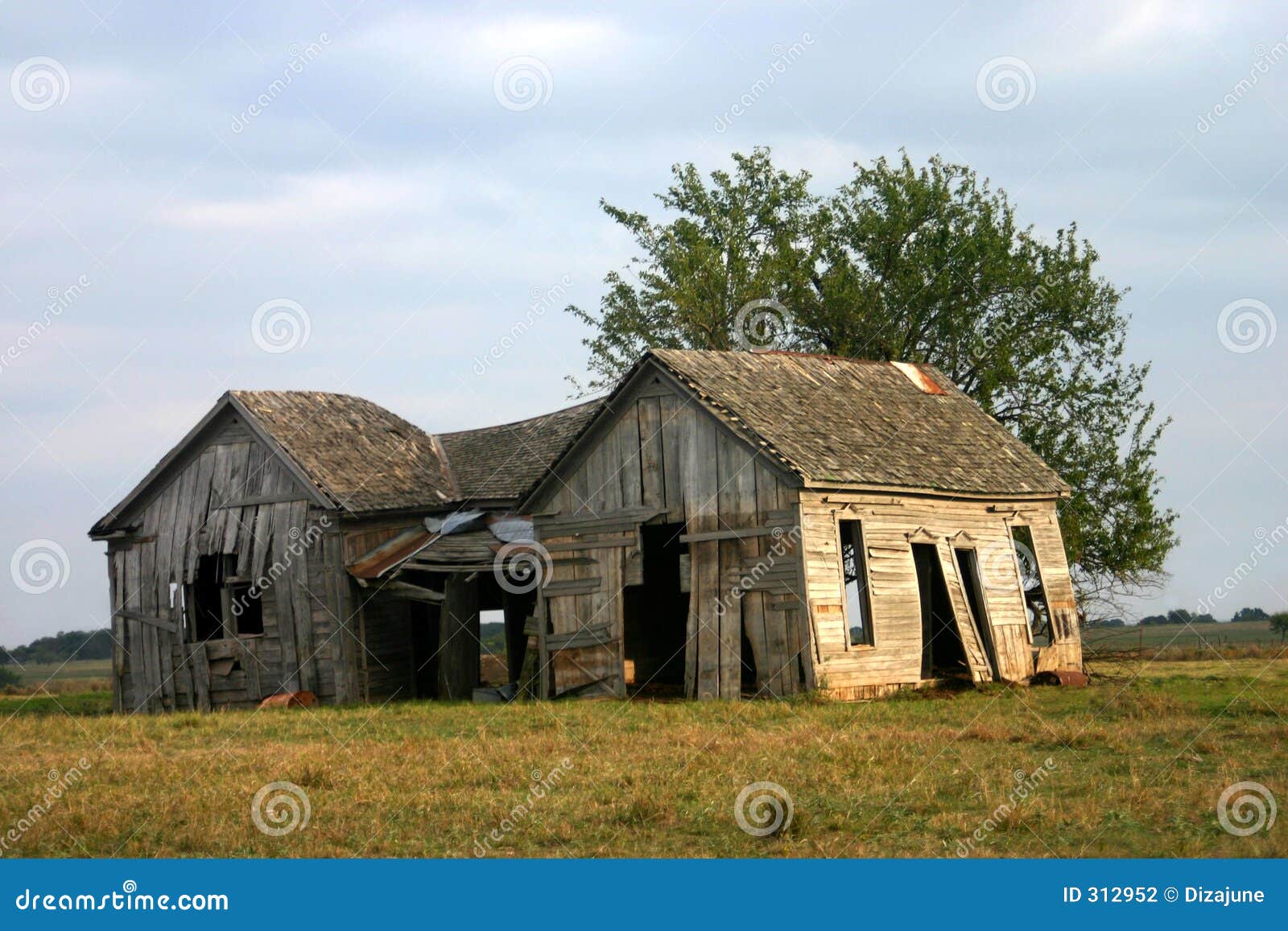 Abandoned Old Farmhouse stock photo. Image of lumber, farmhouse - 312952