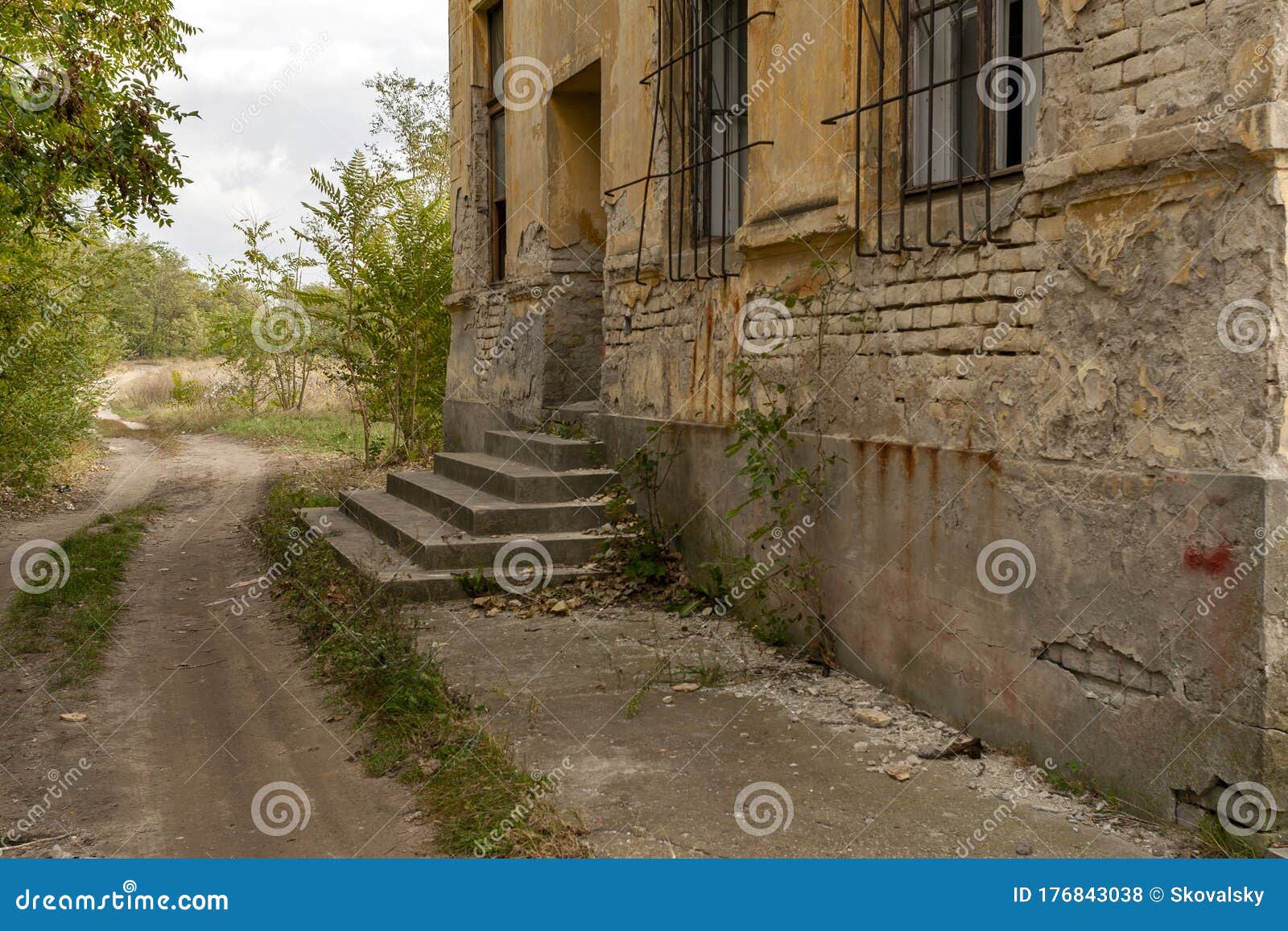 Abandoned Old House with Faded Paint Stock Photo - Image of ...