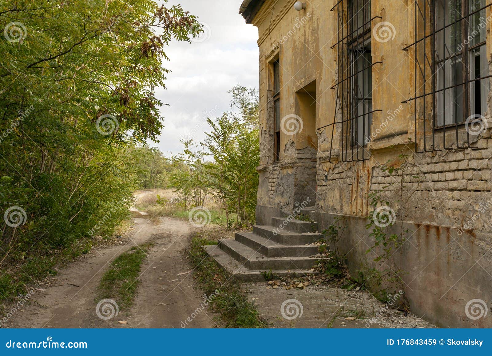 Abandoned Old House with Faded Paint Stock Image - Image of retro, wall ...