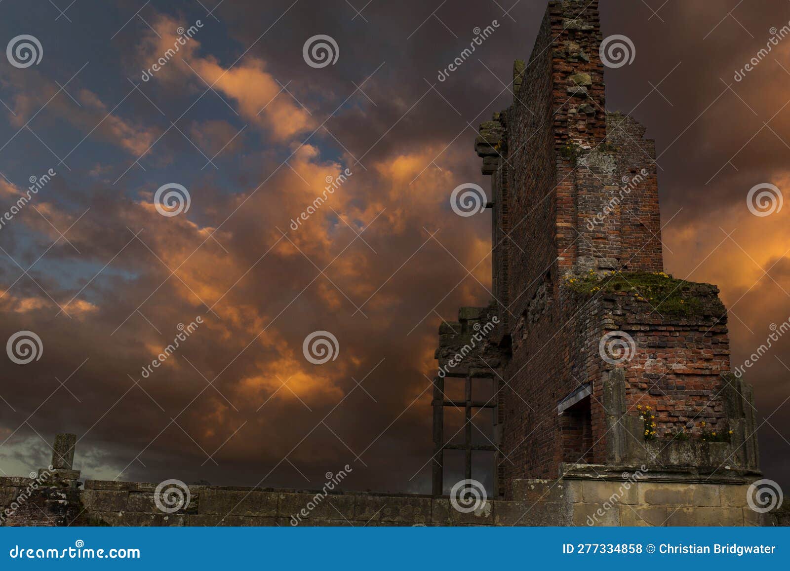 Abandoned Old Mansion House in Ruins. Dramatic Sunset with Rain Clouds ...