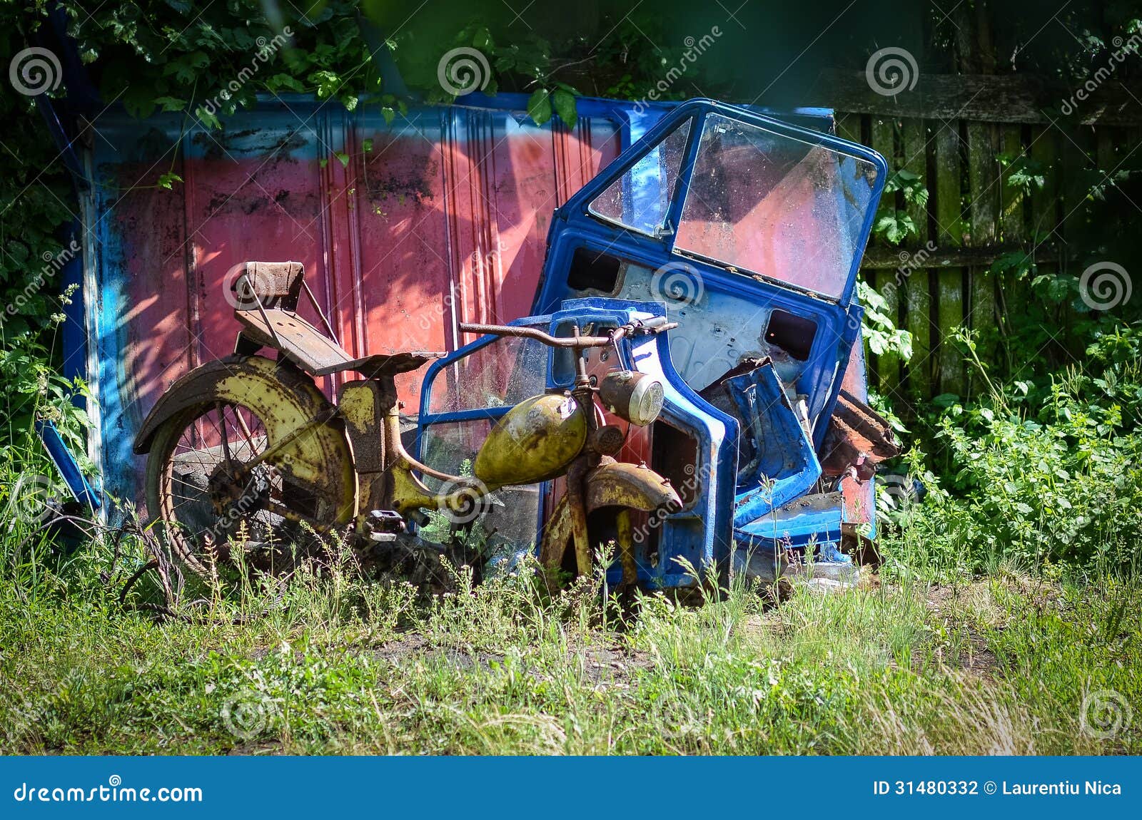 Abandoned old motorcycle stock photo. Image of outdoor - 31480332